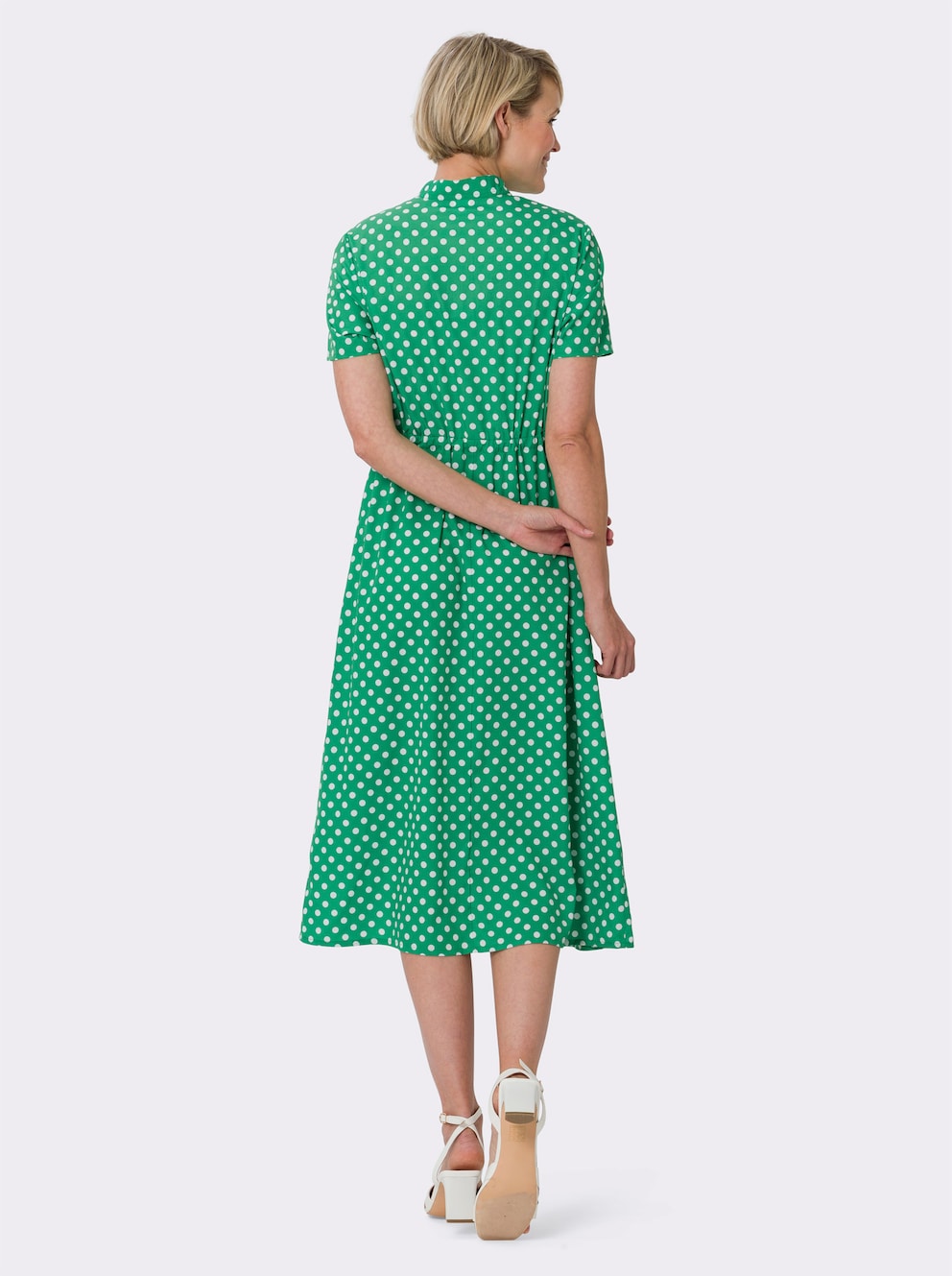 A-linjeklänning i gräsgrön-vit-prickig | Your Look... for less!