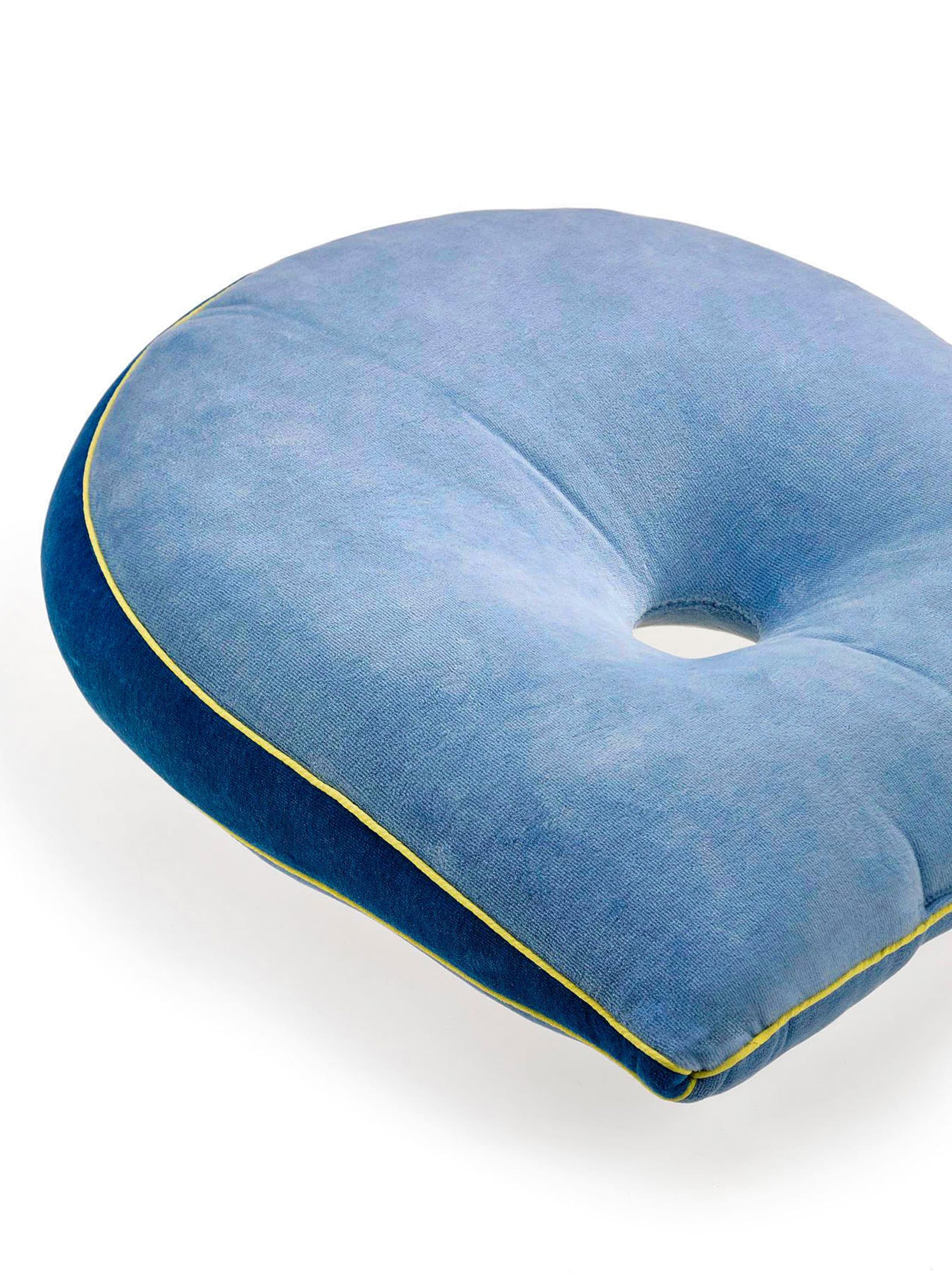 Keilkissen mit Entlastungsöffnung in blau | WITT WEIDEN