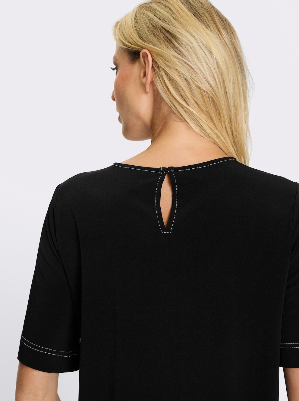 heine T-Shirt mit Ziernähten, kontrastfarben in schwarz | heine