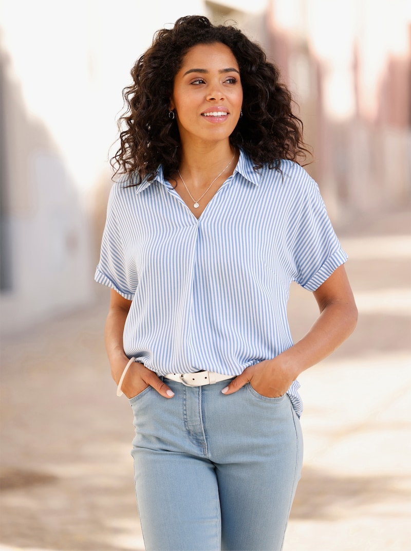 Comfortblouse met in het garen geverfd streeppatroon in bleu/wit ...