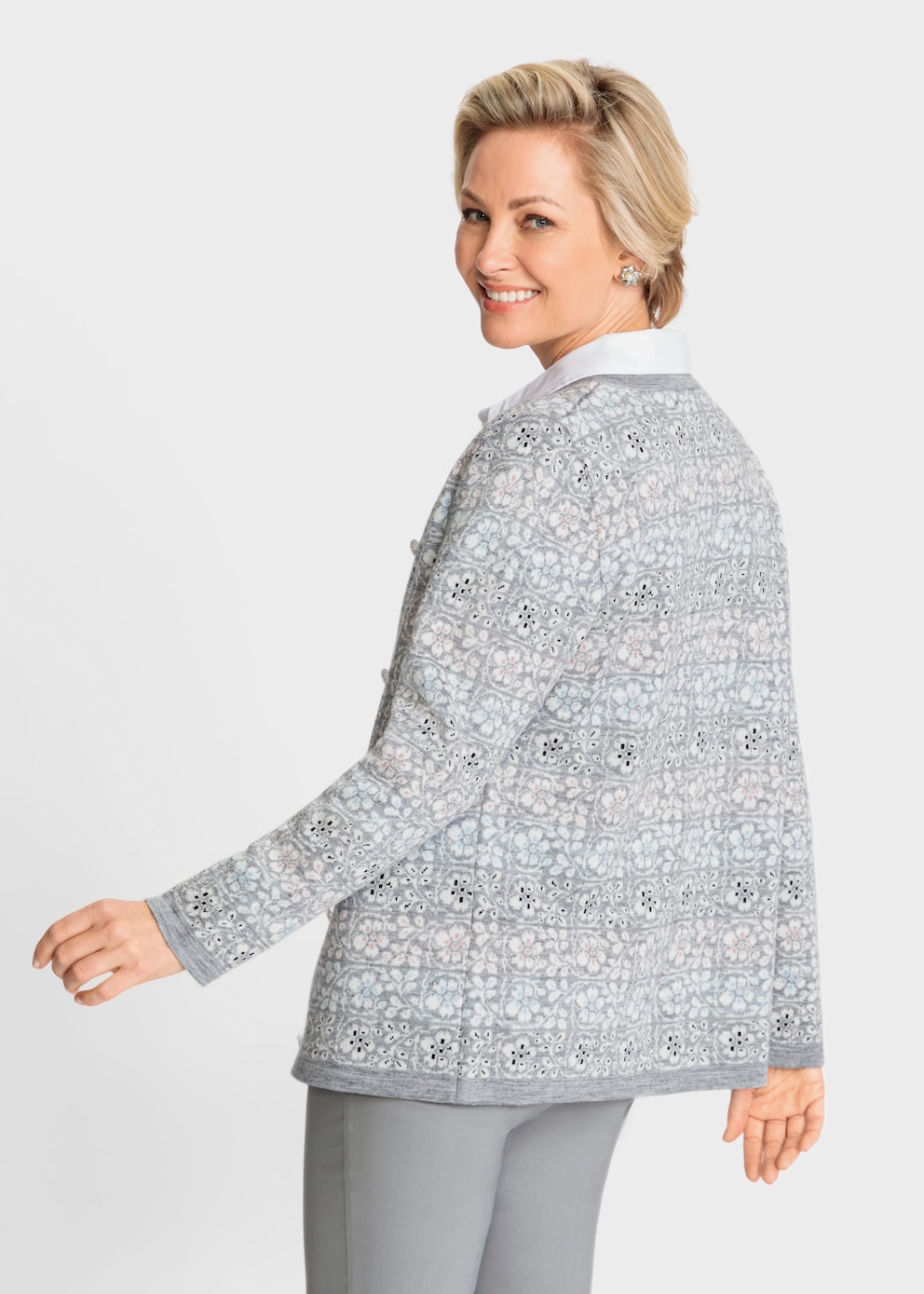 Strickjacke mit Intarsien-Muster in steingrau-ecru-gemustert | Witt