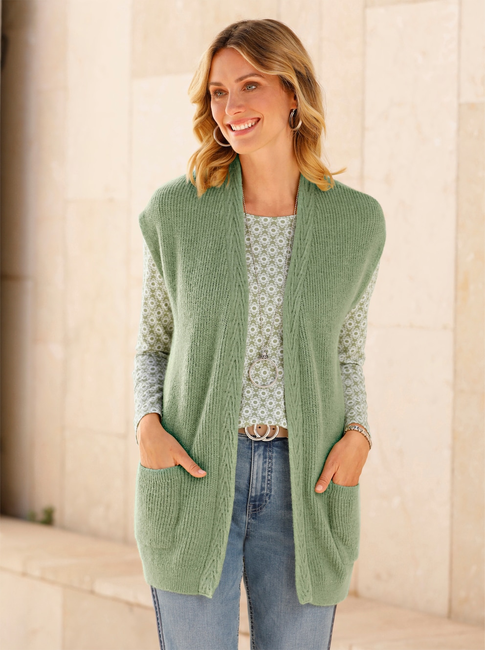 Moderne Strickweste für Damen online bestellen | heine